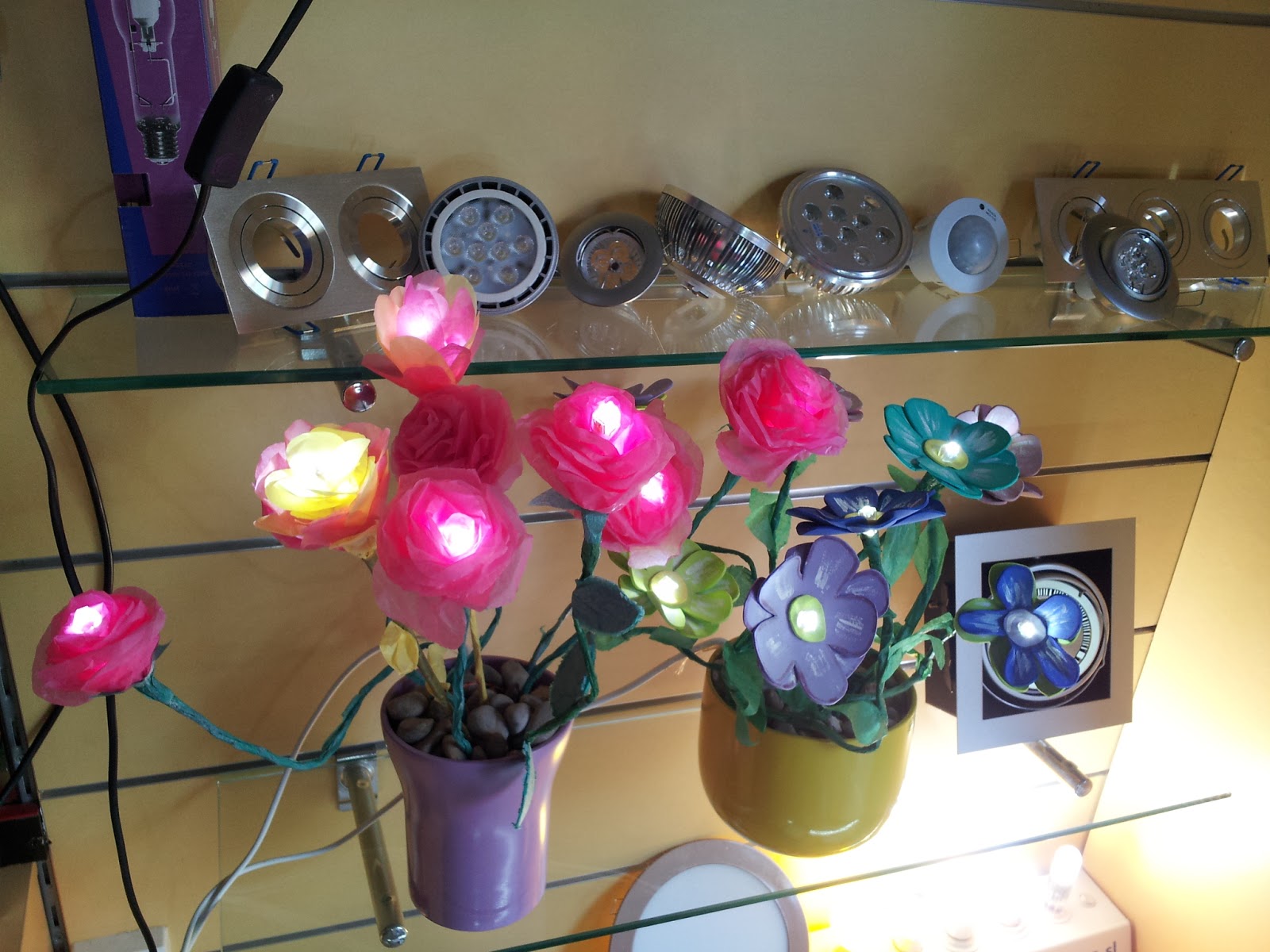 ILUMINACIÓN LED: DECORACIÓN FLORAL CON BOMBILLAS Y LED