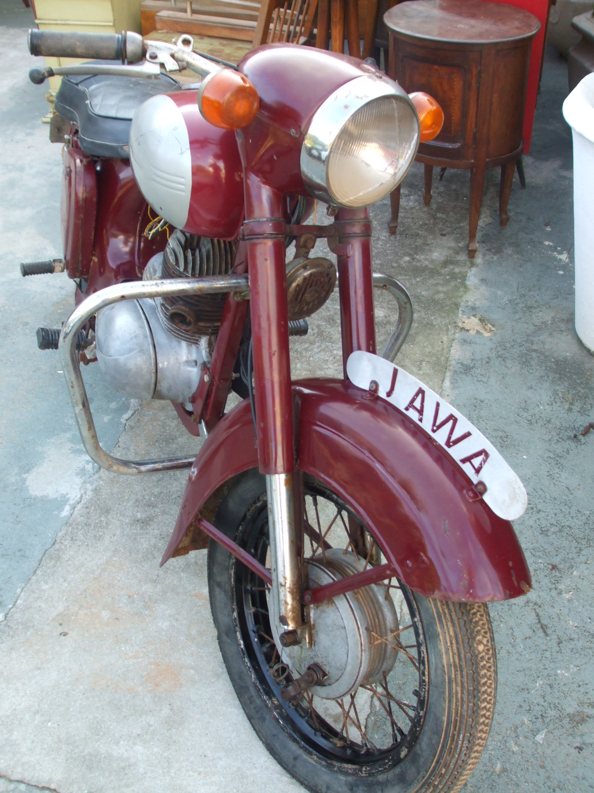 By Vecchio: Antiga moto Jawa