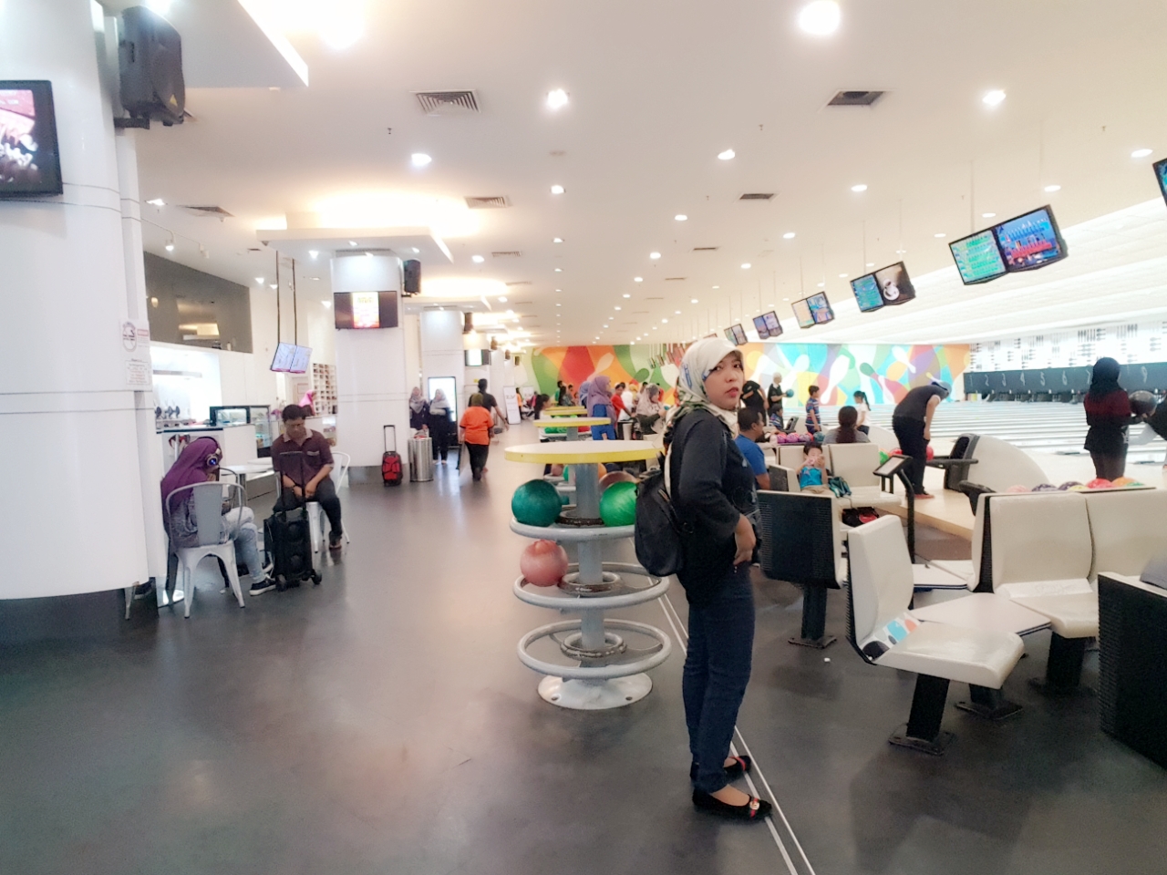 Meh Travel With Me!!: Wangsa Walk Mall - Bowling