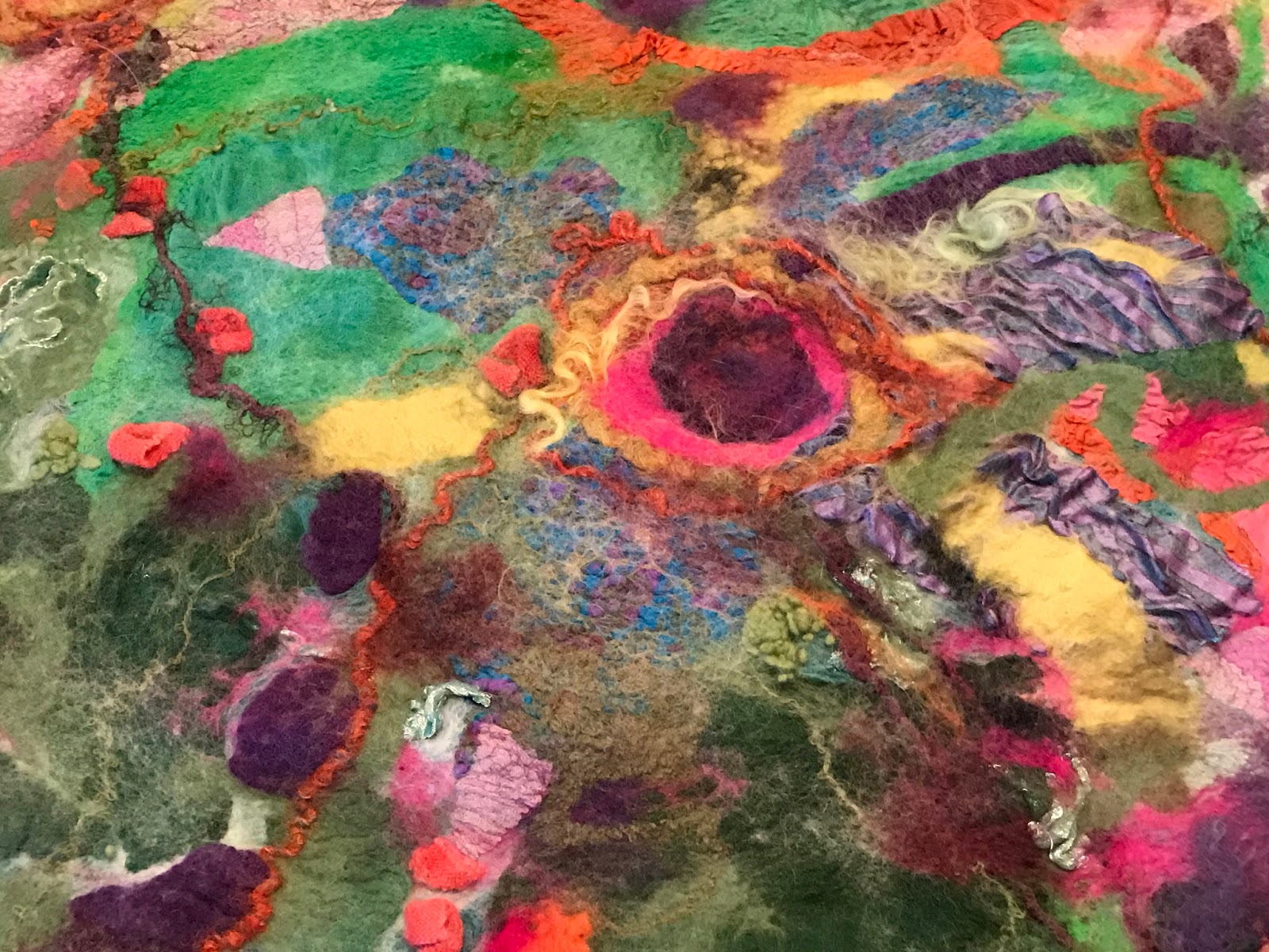 Studio 907: How to create a nuno felt abstract design with prefelts