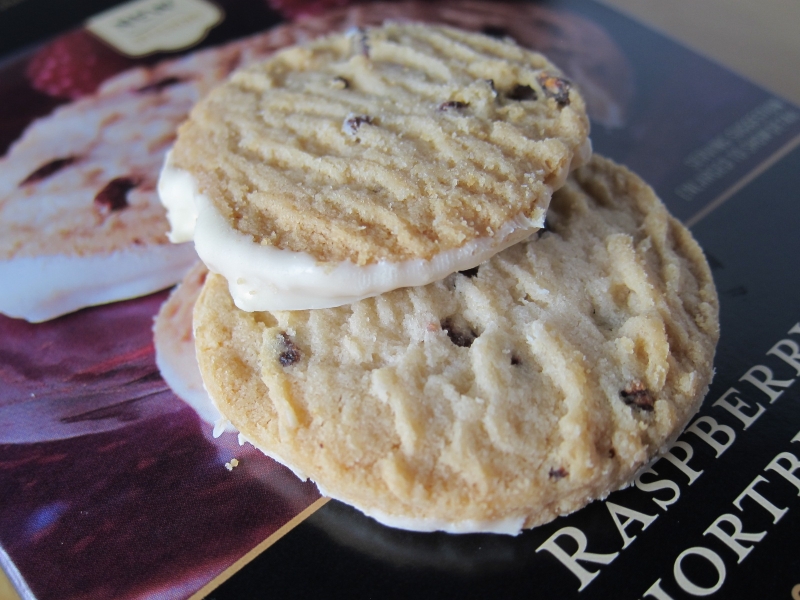 Review: Ralph's - Private Selection Raspberry Shortbread Cookies