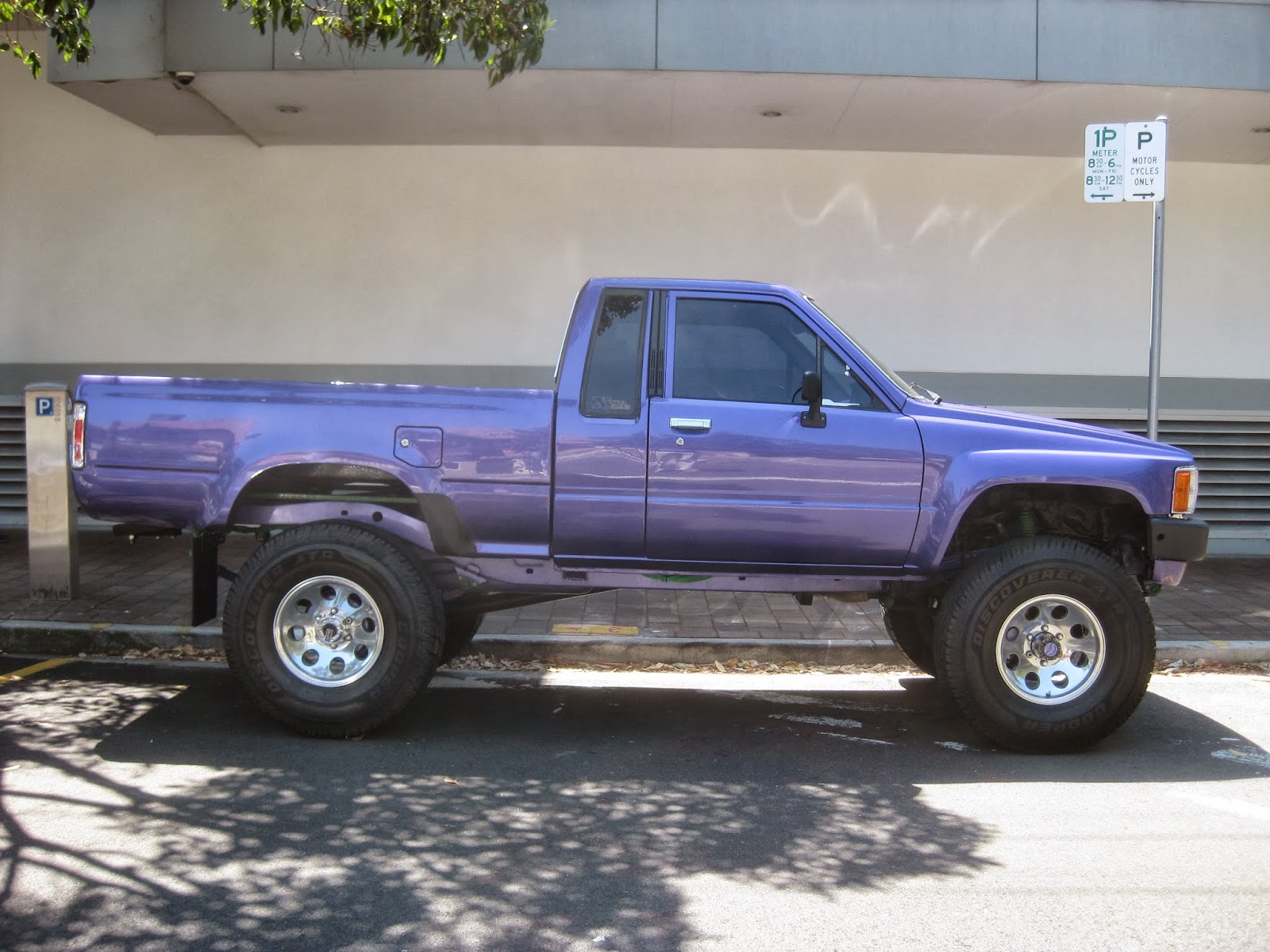 Aussie Old Parked Cars: 1984 Toyota Hilux Dual Cab V8