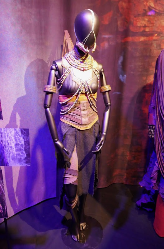 Hollywood Movie Costumes and Props: Queen Mother Ramonda and Shuri ...