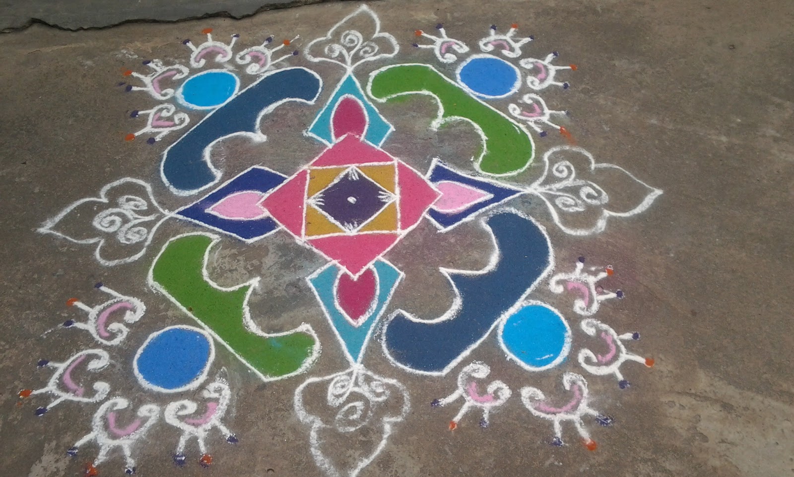 SAKHI: Rangoli 5 8-8 dots