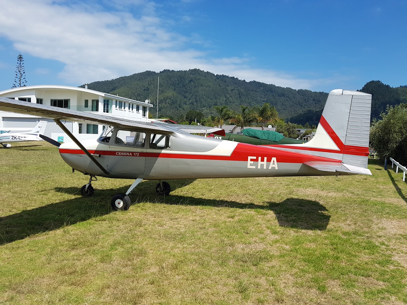 Tauranga Spotter: Flying visit into Pauanui Airfield