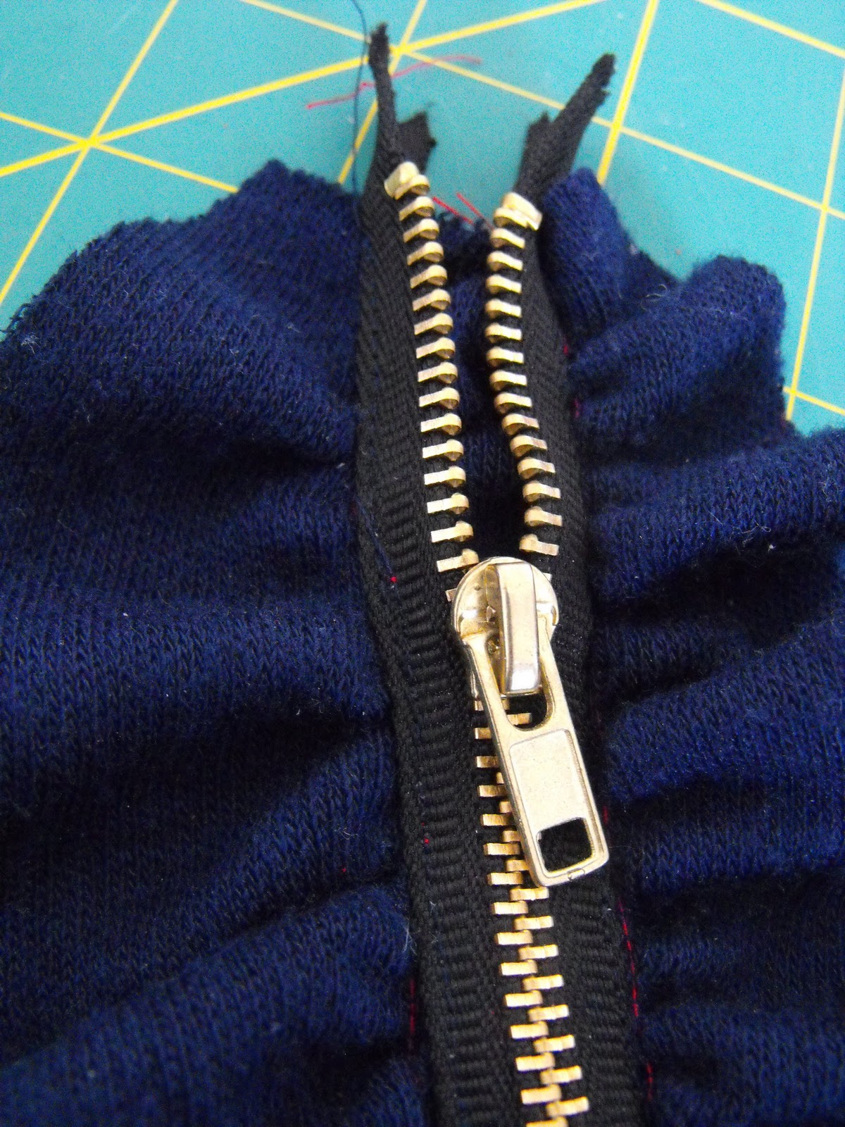 Ruby Murrays Musings: Refashion Tutorial 6 - Ruffley Shoulder Business