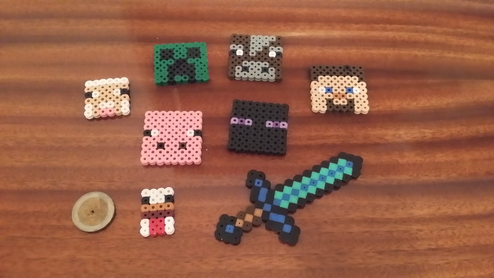 Historias de un saltimbanqui: Hama Beads: El mundo en 8 Bits