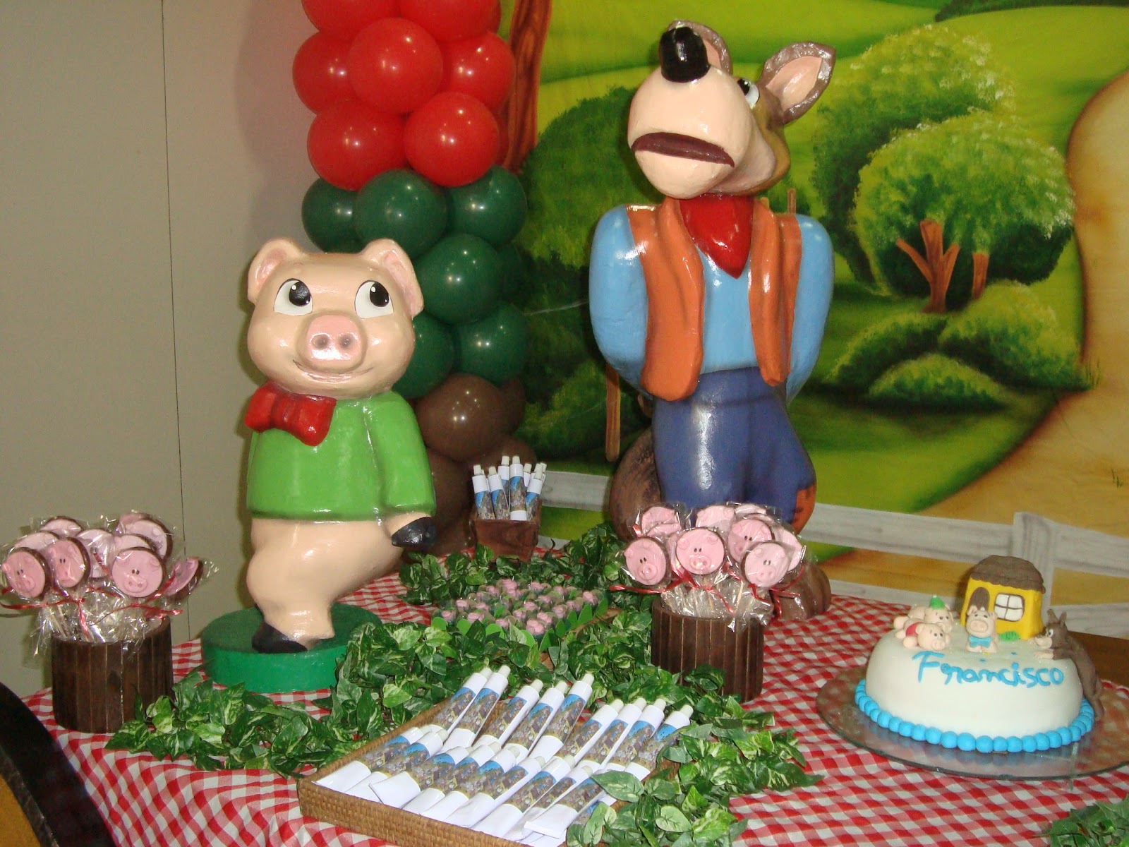 FANTASIE... FESTAS INFANTIS: Os 3 porquinhos em decoração clen com mesa ...