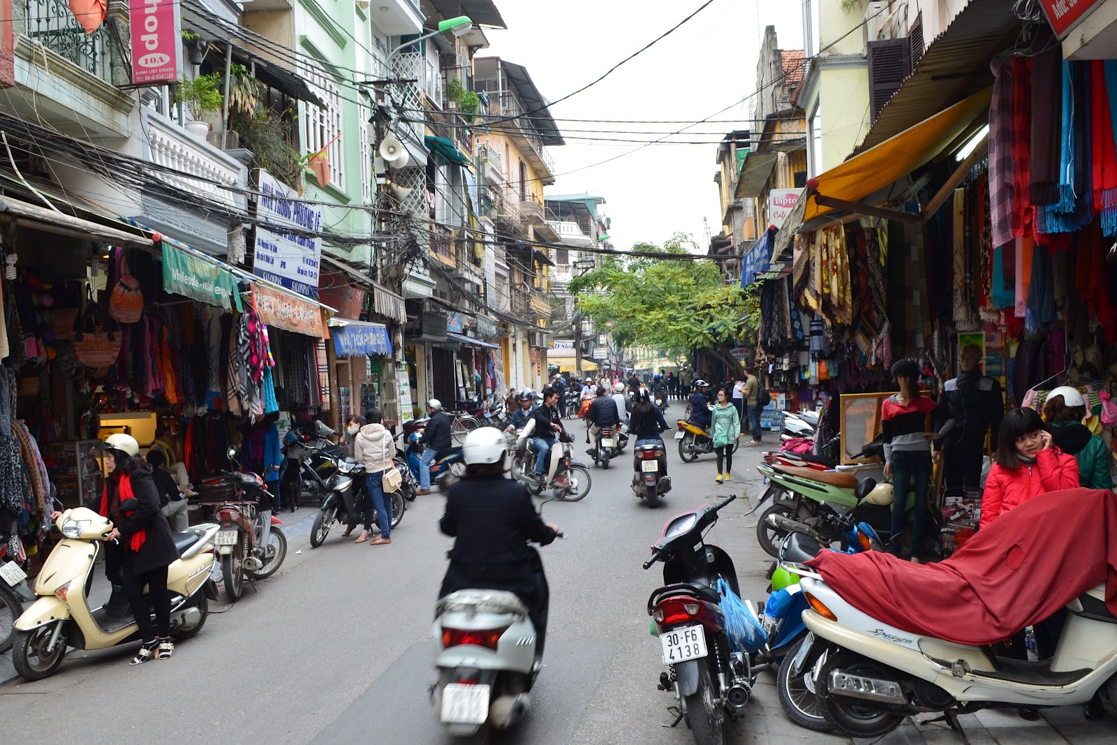 Kiwi & Papaya Travels: Vietnam: Streets of Hanoi
