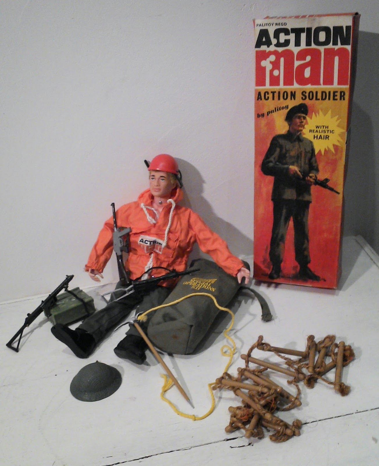 action man vintage 1964 estampillé LOT boite d'origine et nombreux ...