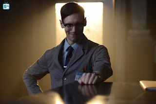 GOTHAM - recensione dell'episodio 2x02 "Rise of the Villains: Knock ...