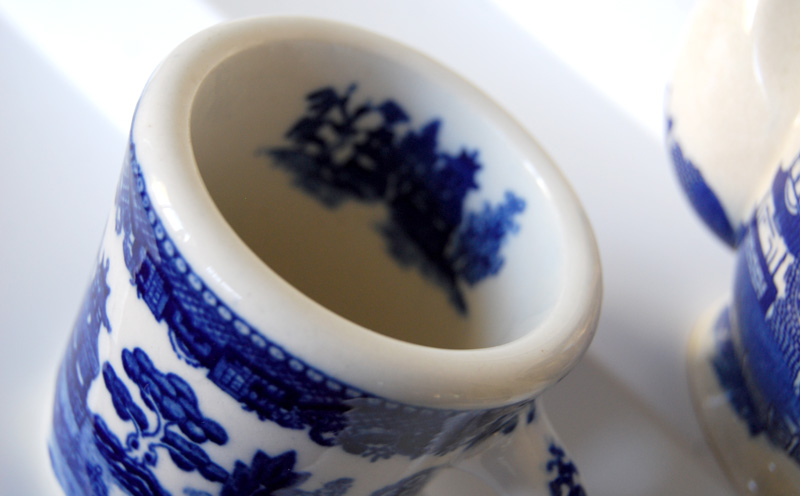 The Copycat Collector: COLLECTION #89: Blue Willow Pottery