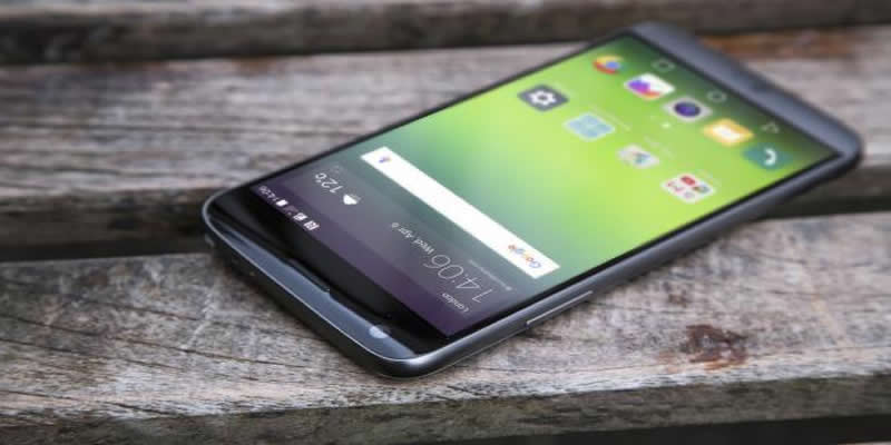 Buy Refurbished Apple iPhone: Which Mobile Phone Has the Top Resale Value?