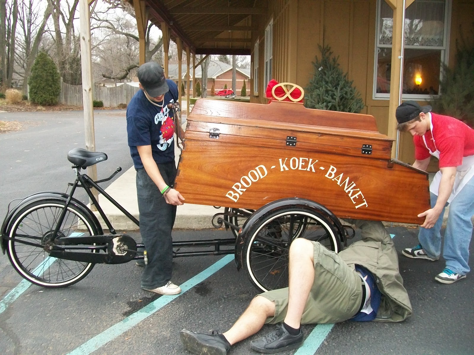 Michigan Cottage Cook: deBOER'S ANTIQUE DUTCH BREAD CART BICYCLE