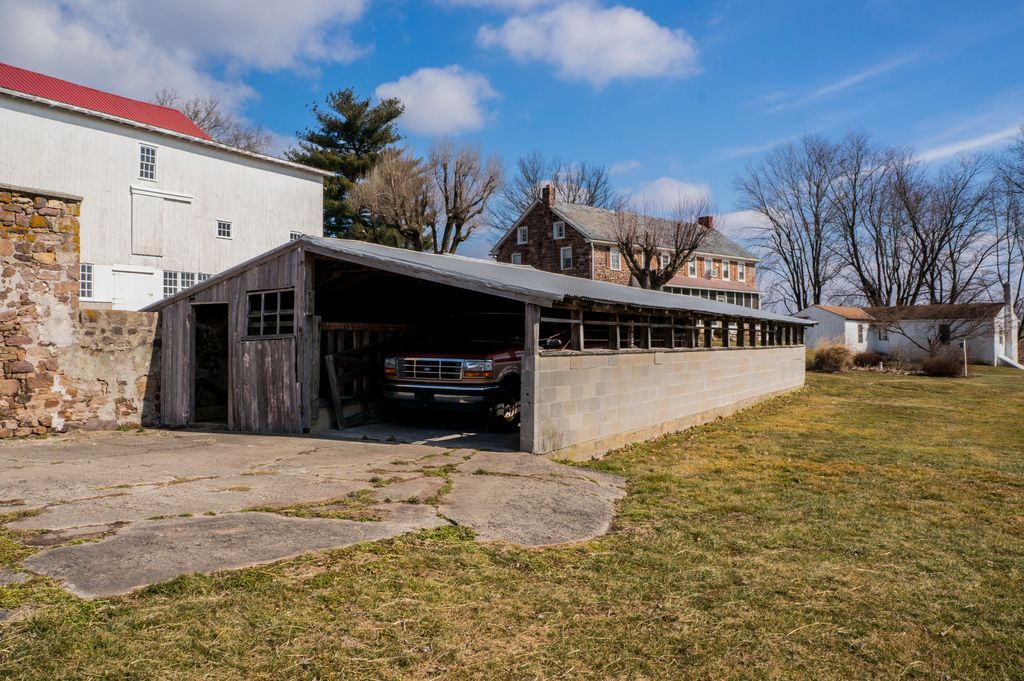Sweet House Dreams: 1880 Stone Farmhouse in Spring City, Pennsylvania