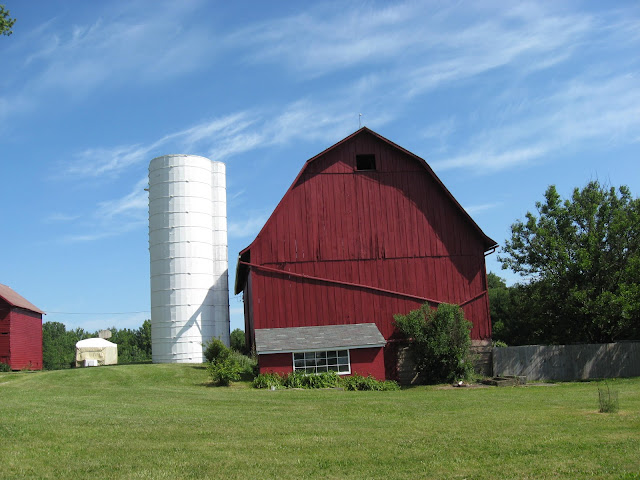 Susan Hemann: Ohio Barns