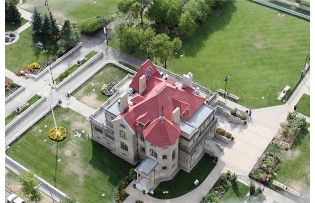 Out of the Dark: The Ghost Hunting Chronicles: Lougheed House, Calgary ...