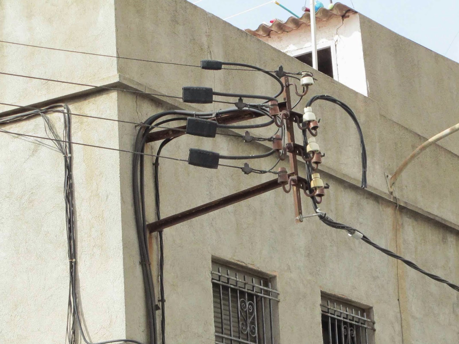 ELECTRI_BASIC: TAMAÑO DEL CABLE NEUTRO