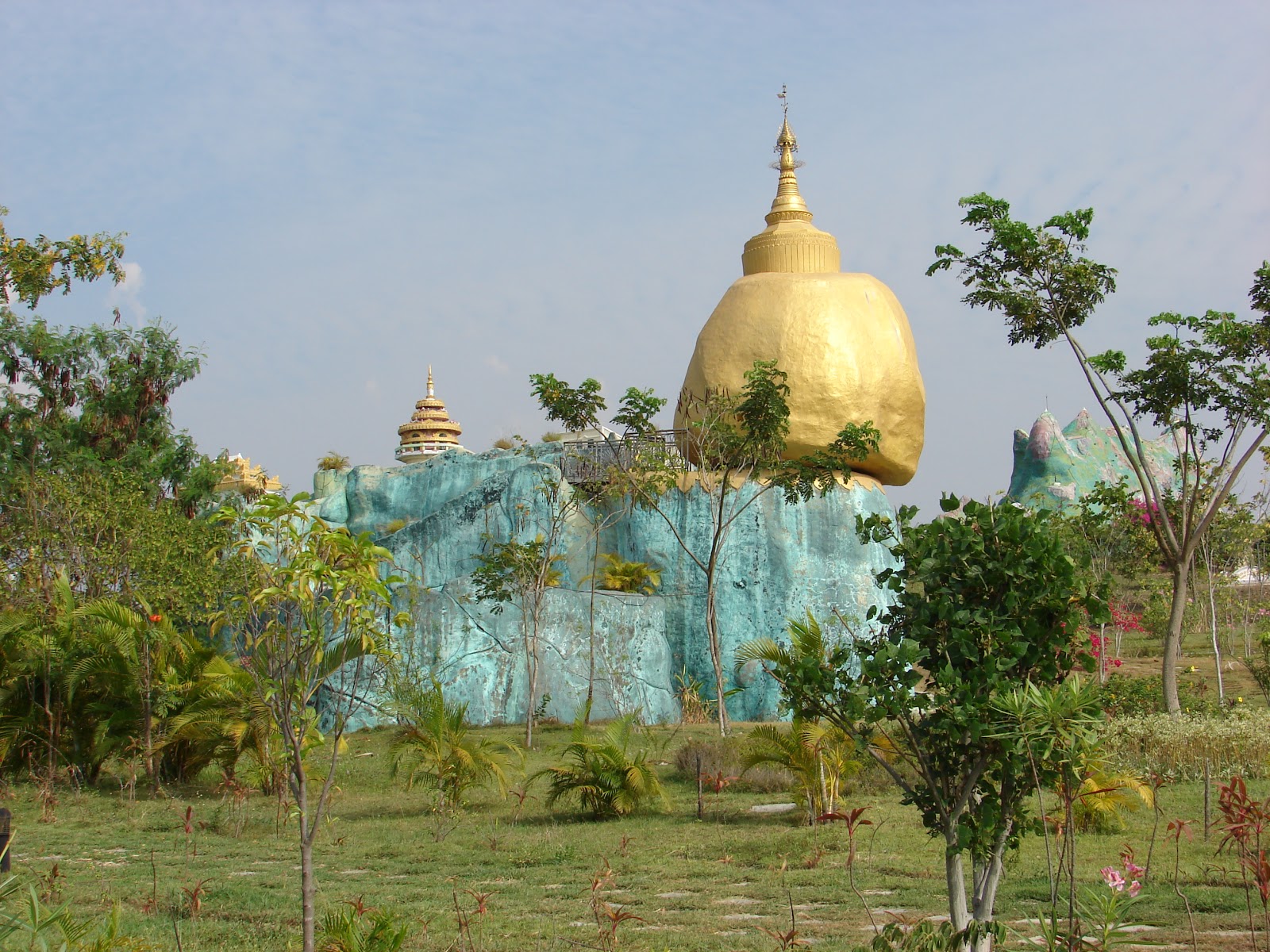 Sandra Scott's Travel Columns: Visiting Myanmar's capital - Nay Pyi Taw