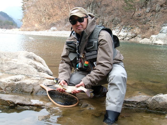 four seasons angling club: Fly-fishing in South Korea