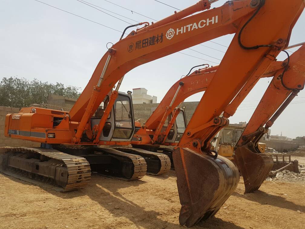 RAFIQ BROTHERS : Hitachi EX200-1 Chain Excavator for Sale in Karachi ...