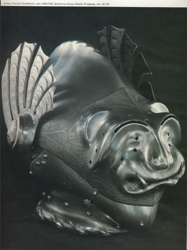 Korok csodái: Grotesque helmet and other parade helmet / Groteszk és ...