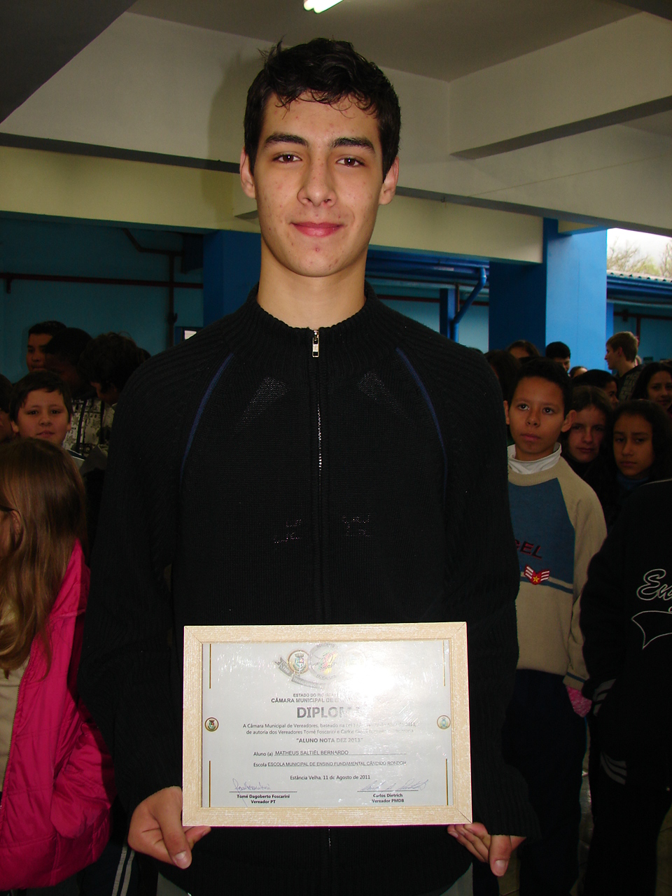TOMÉ FOSCARINI: Câmara premia “Aluno Nota Dez”