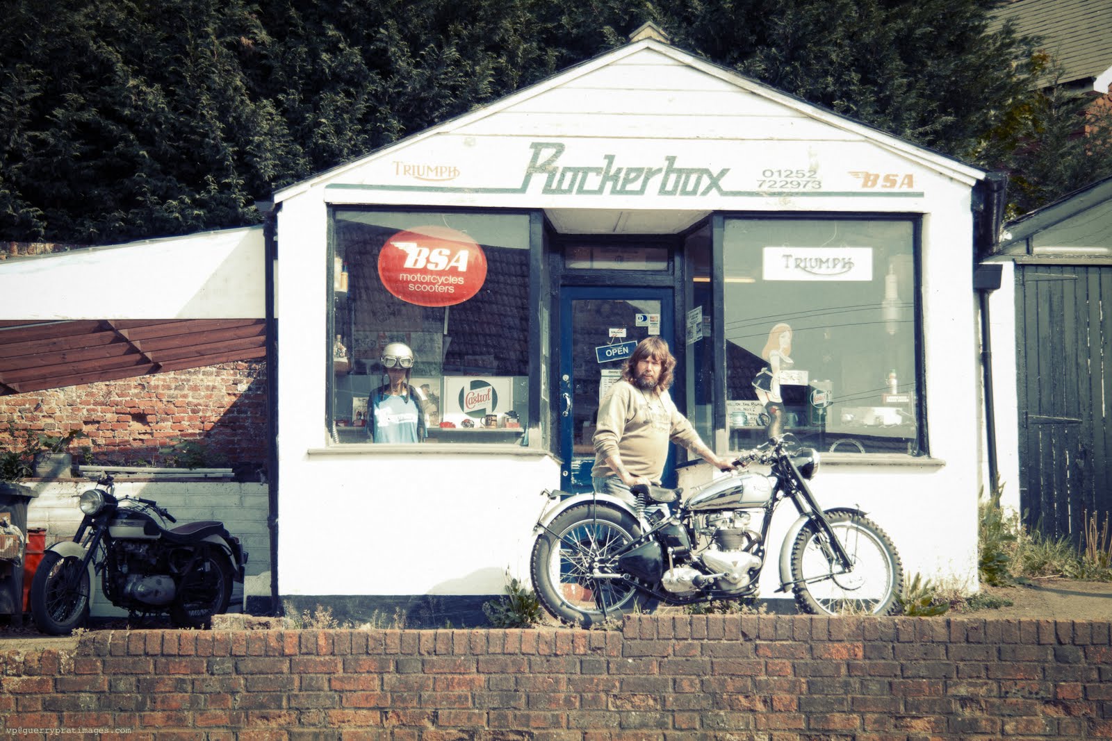 Motorcycle Modifications: Rockerbox "Made in England"