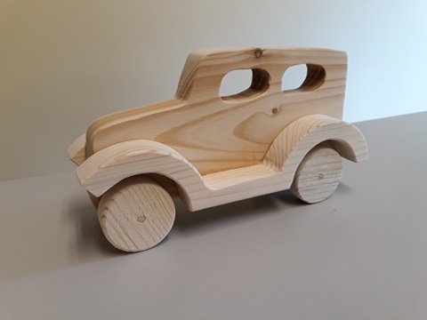 Kreatív dísztárgyak: Fajátékok-autók