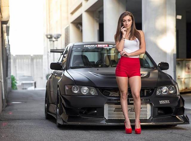 Foto Cewek Model "SPG MOBIL" Cantik Dan Seksi | FOTO SUPERMODEL