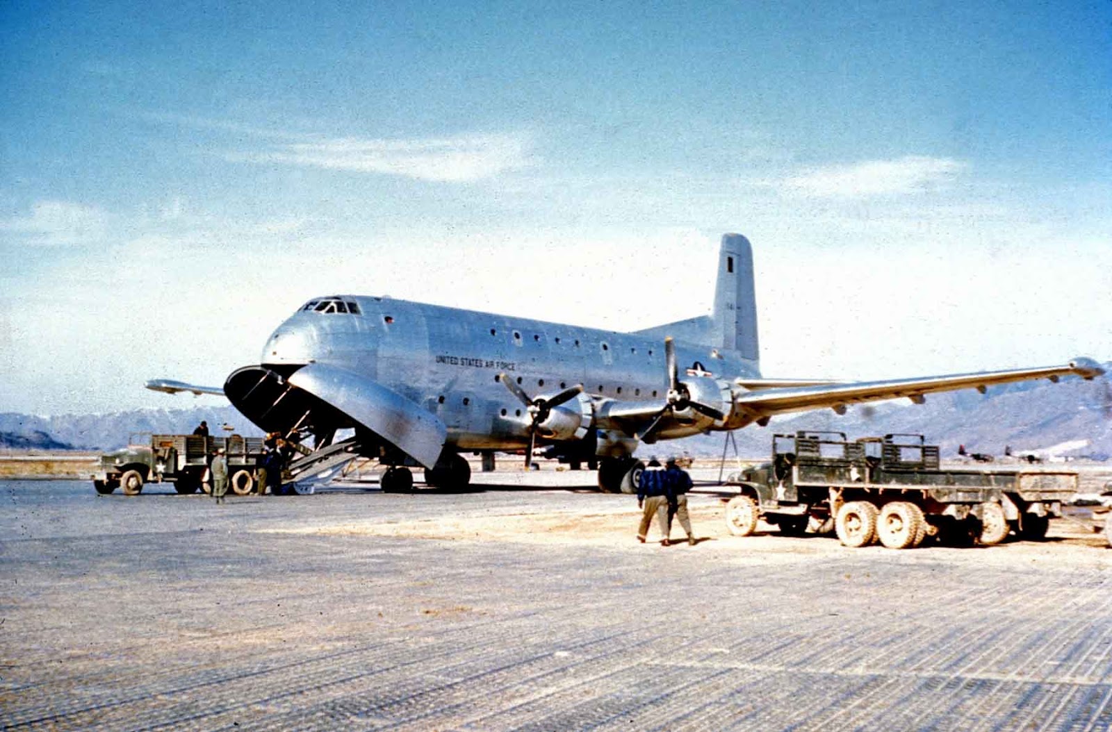 nhungdoicanh: Douglas C-124 Globemaster II / Old Shaky