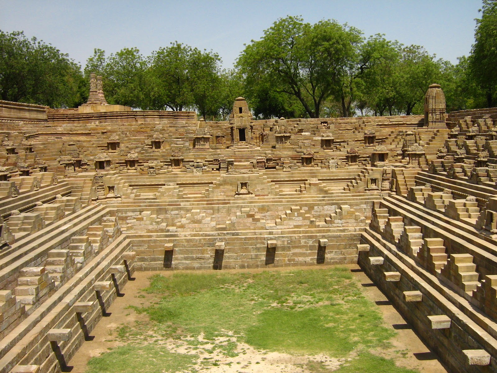 INDIAN HINDU TEMPLE - MODHERA PHOTO | Divine Thought :: Temples ...