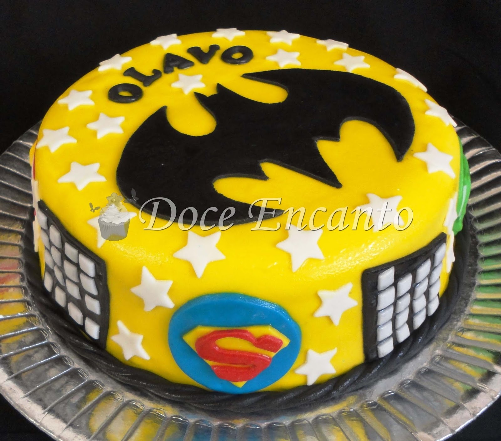 Doce Encanto: Bolo da Liga da Justiça do Olavo