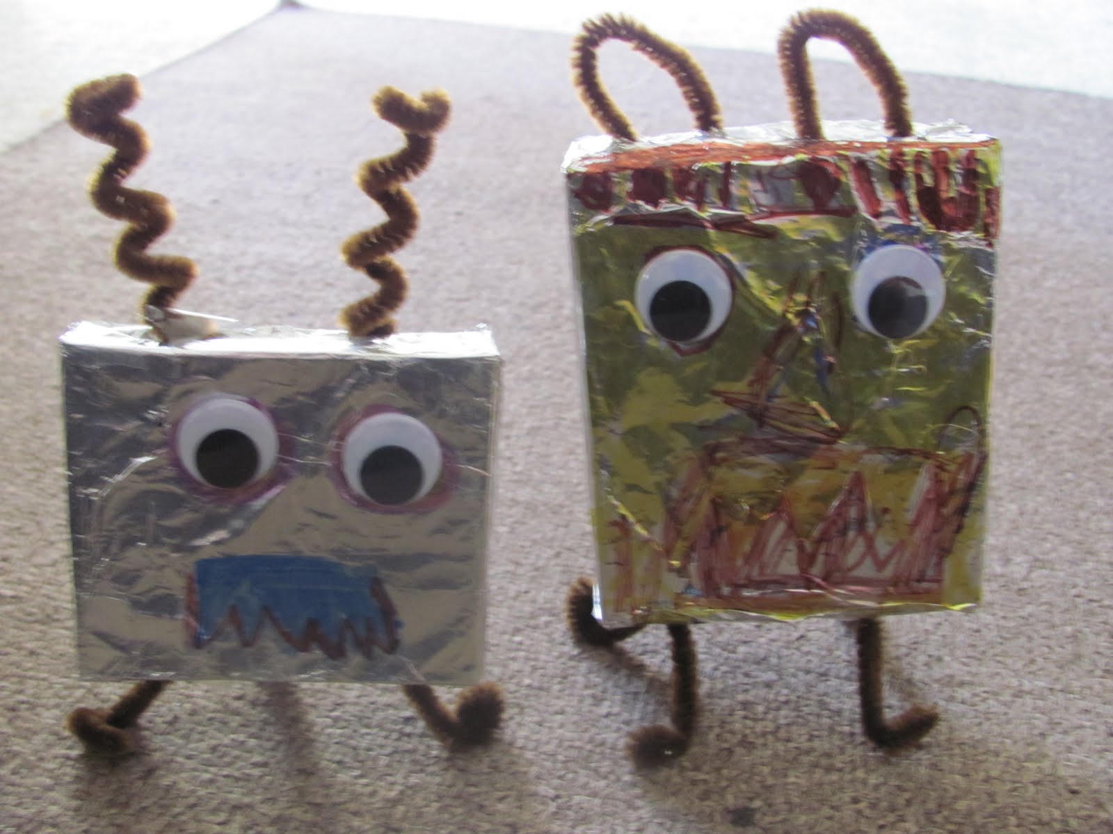 Life In The Unknown: Alien Party