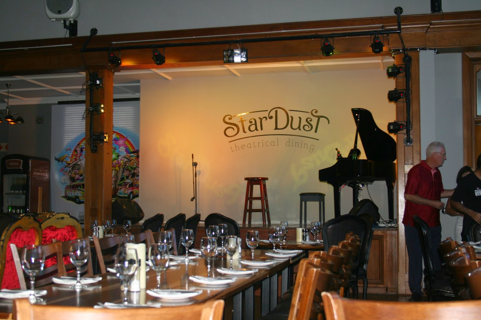 On Fashion Street: Review | Stardust-the theatrical dining experience