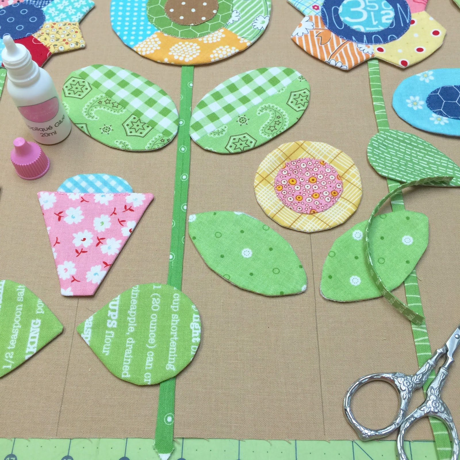 Sew Simple Shapes - Patchwork Flower Garden Tutorial! | Bee In My ...