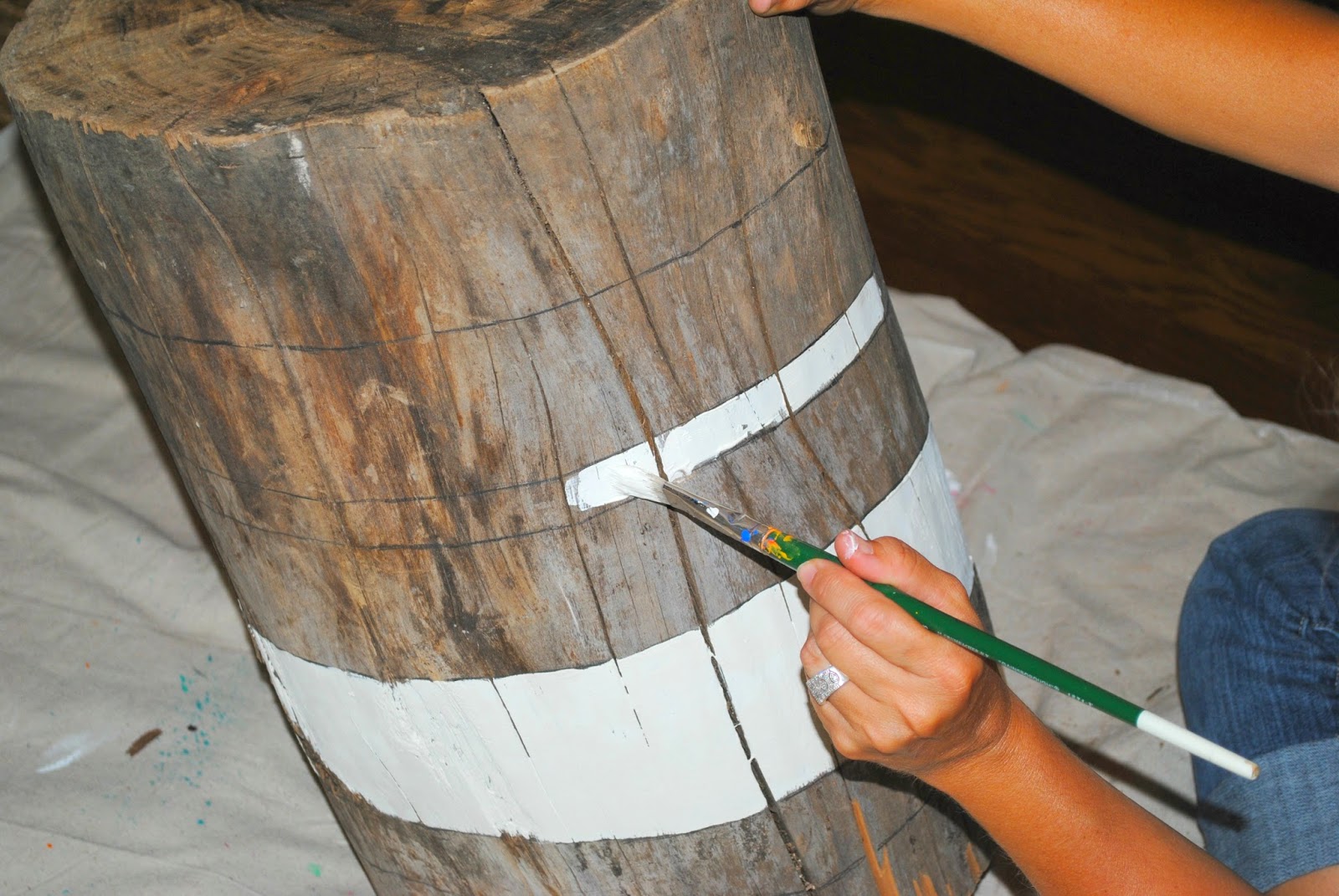 ~Irishman Acres~: Painted Tree Stump in 7 Easy steps