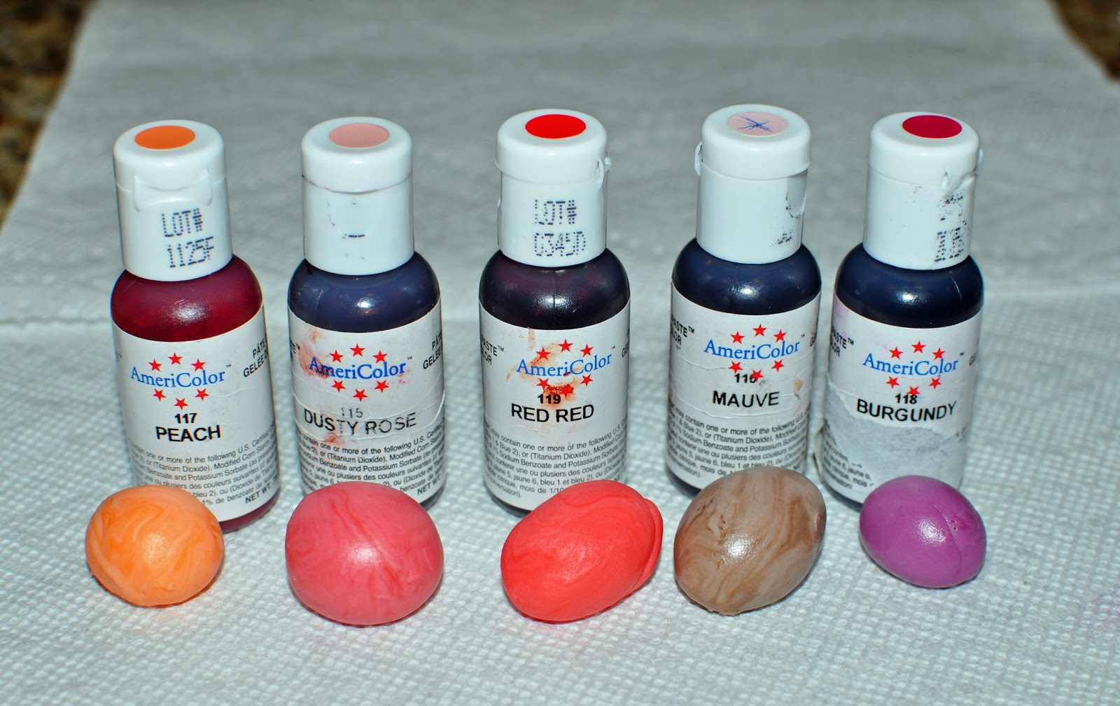 The Bake More: Fantasia Fondant Review - Oh So Marshmallowy