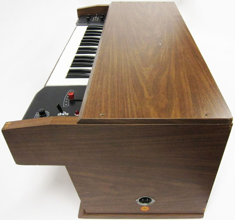 MATRIXSYNTH: Disney CHAMBERLIN M-1 KEYBOARD MELLOTRON?