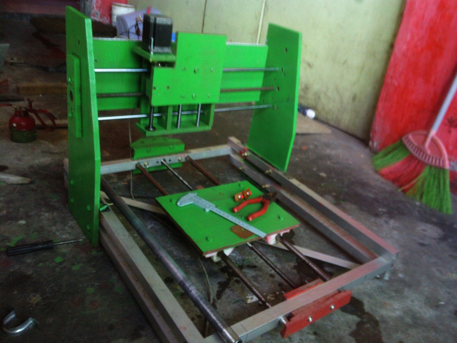 DIY CNC - X-FiRE CNC v.1 | CROSSFiRE netcafe, Inc.