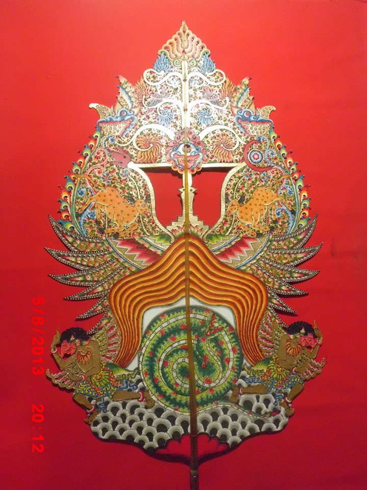 Gunungan atau Kayon ~ Ensiklopedi Wayang Purwa Indonesia