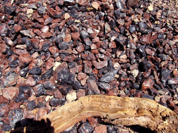 California Rainbow Obsidian Is a Natural Wonder (Photos) - Geology In