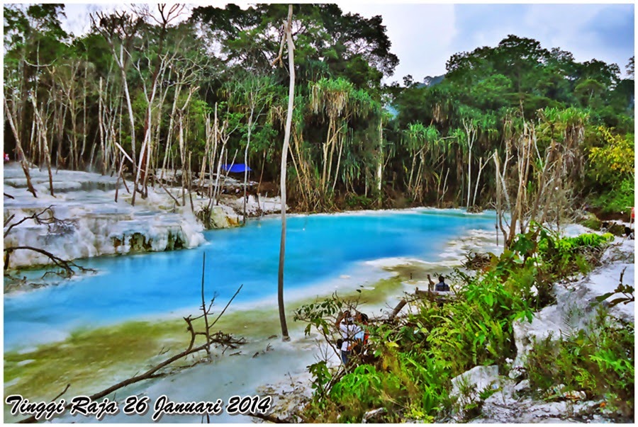 Kawah Putih Dolok Tinggi Raja