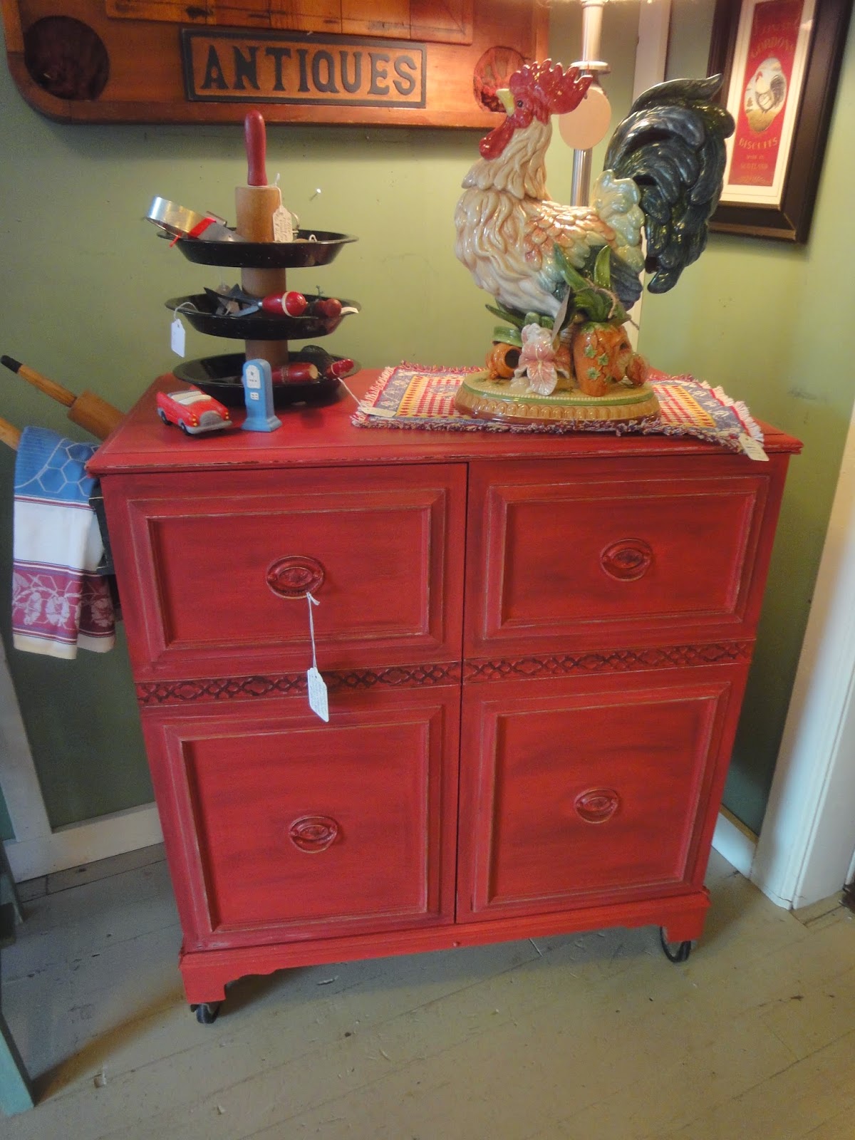 THE WADE CREEK HOUSE in Estacada: VINTAGE KITCHEN REPURPOSE DIY
