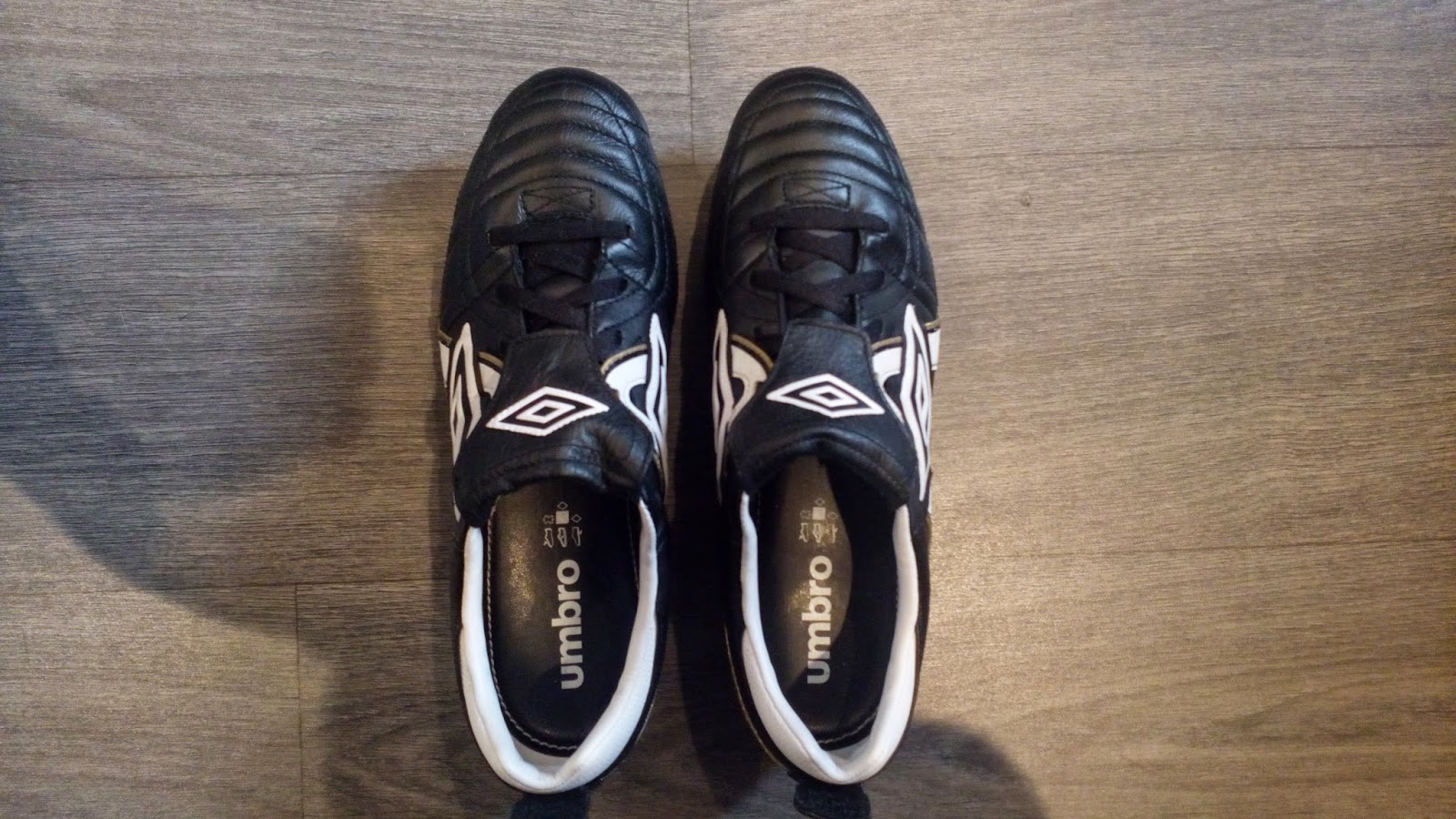 Umbro Speciali Pro HG/FG (2009) | Unboxing and Performance Review ...