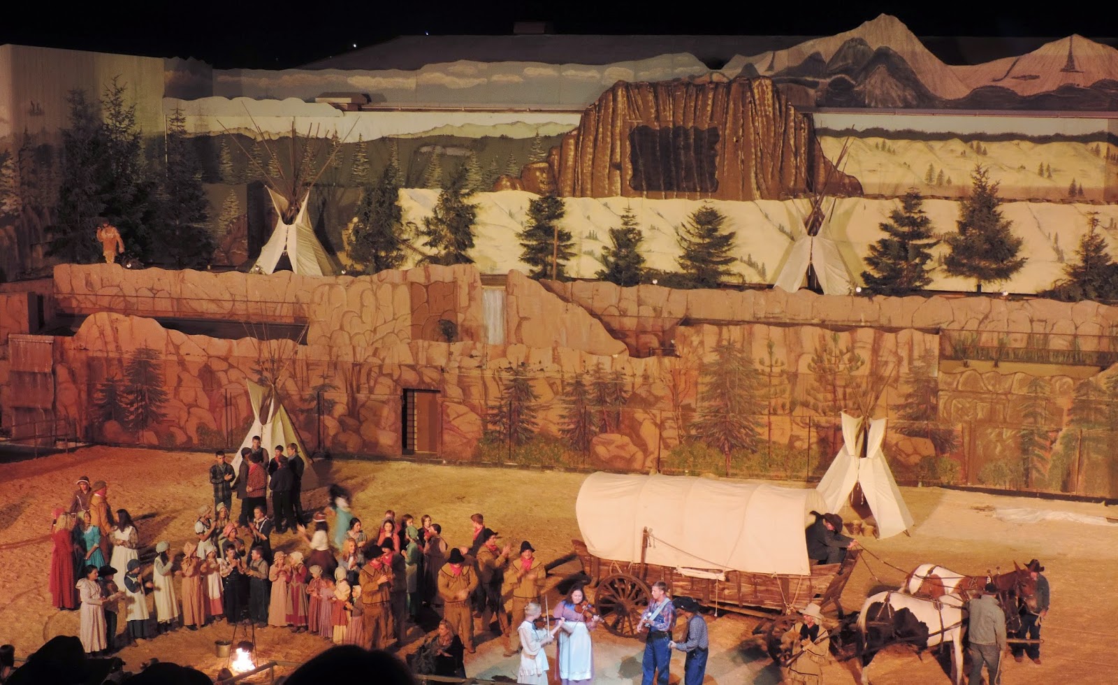 2015 TRAVELS : HAPPY CANYON OUTDOOR PAGEANT & WILD WEST SHOW