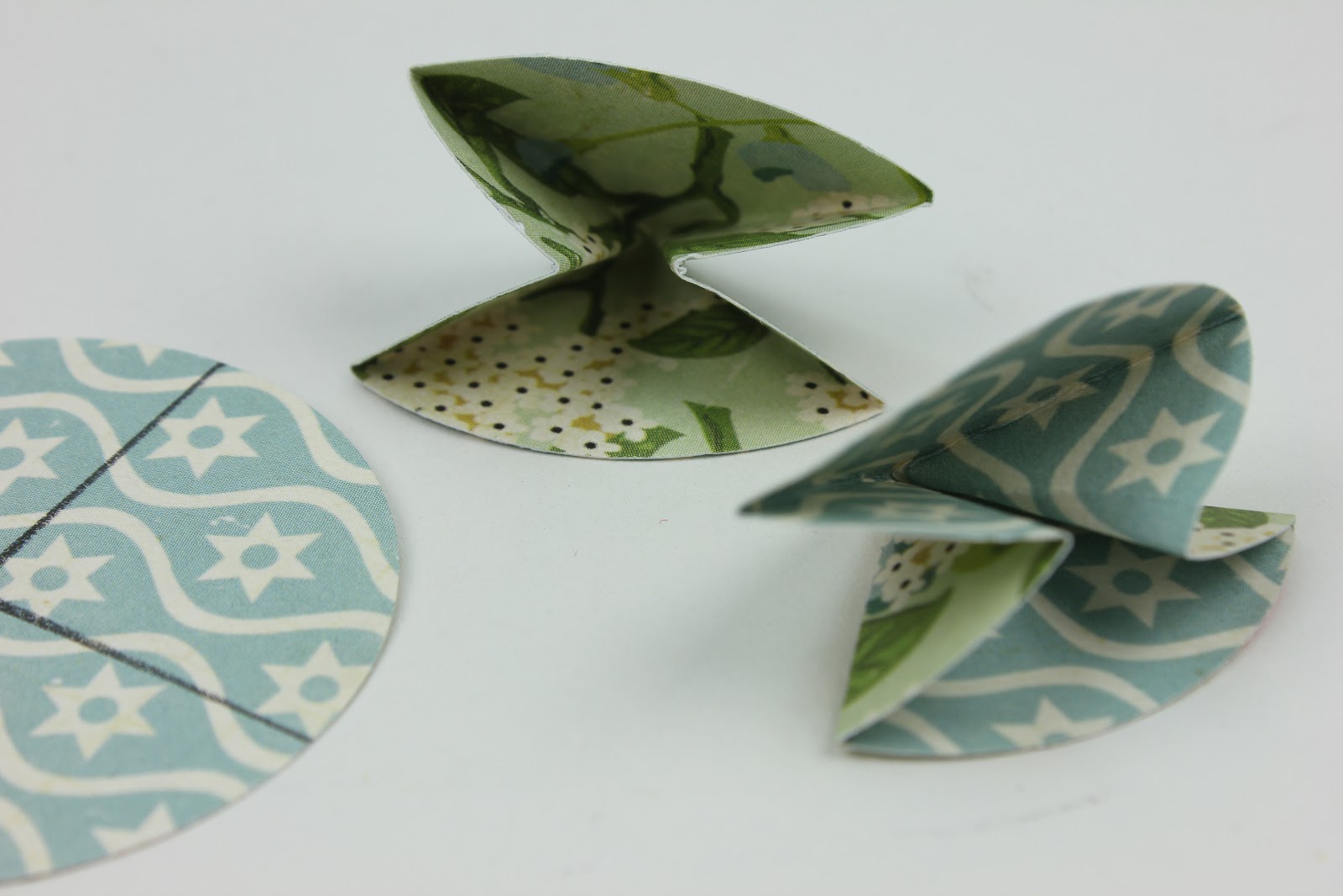 A Kept Life: Folded Flower Tutorial