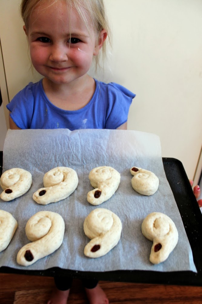 Little people design: Snail bread