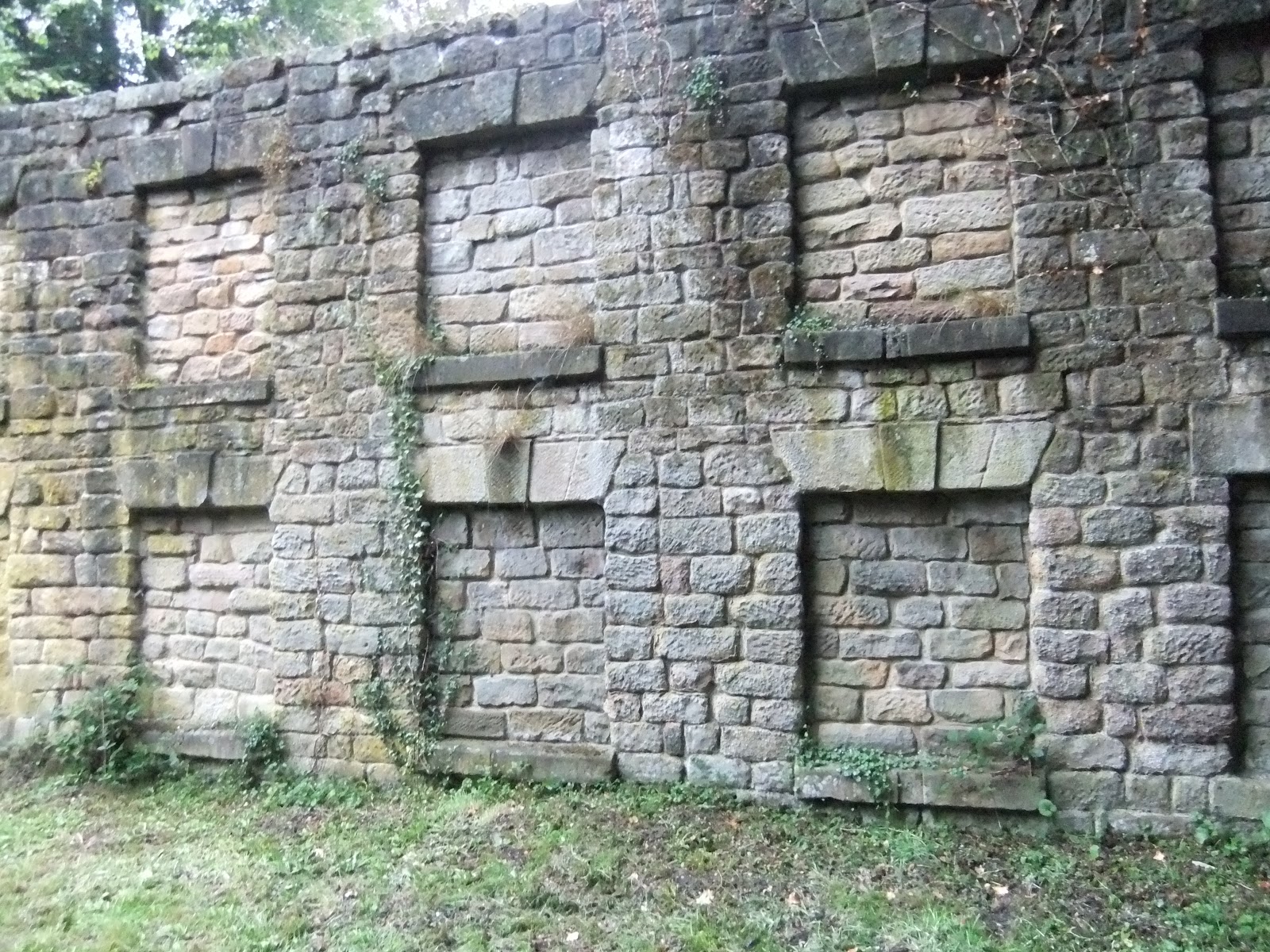 Disjecta Membra: Lumsdale Valley