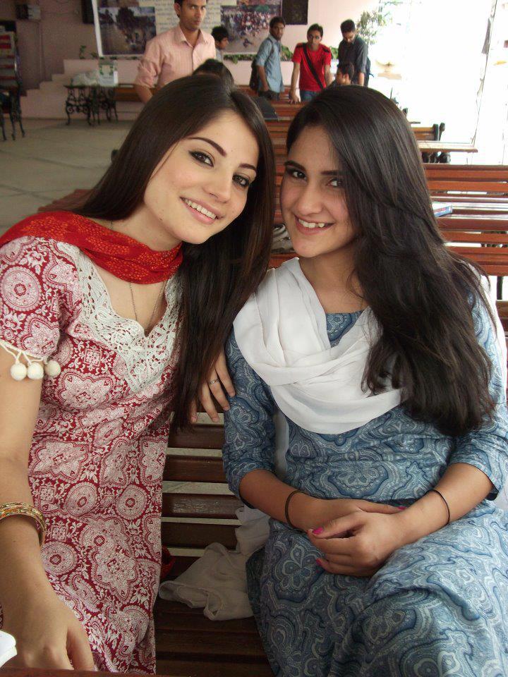 Pakistani Girls: Ayesha Gulzar